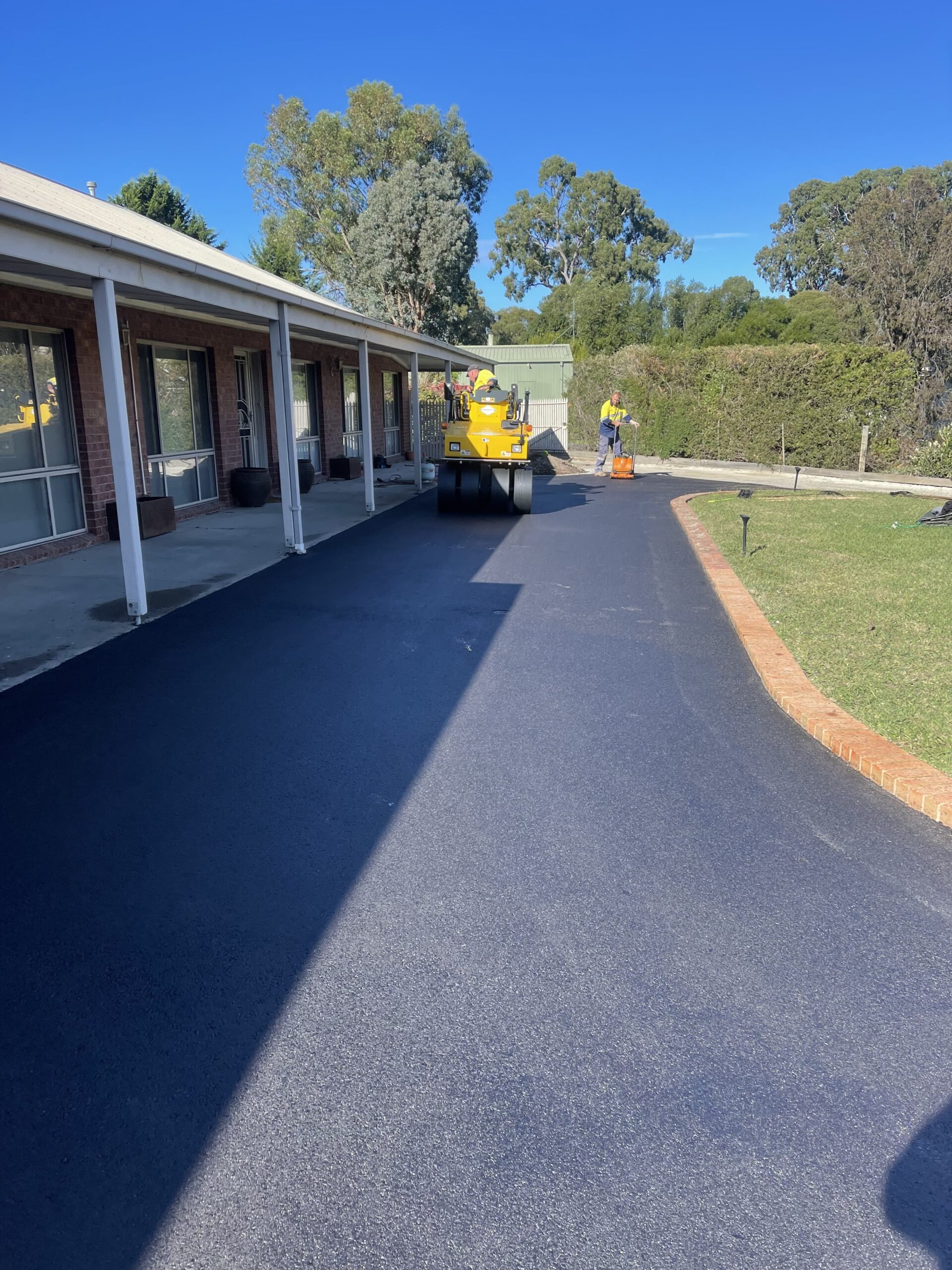 Asphalt Driveways - Hutchison's Asphalting